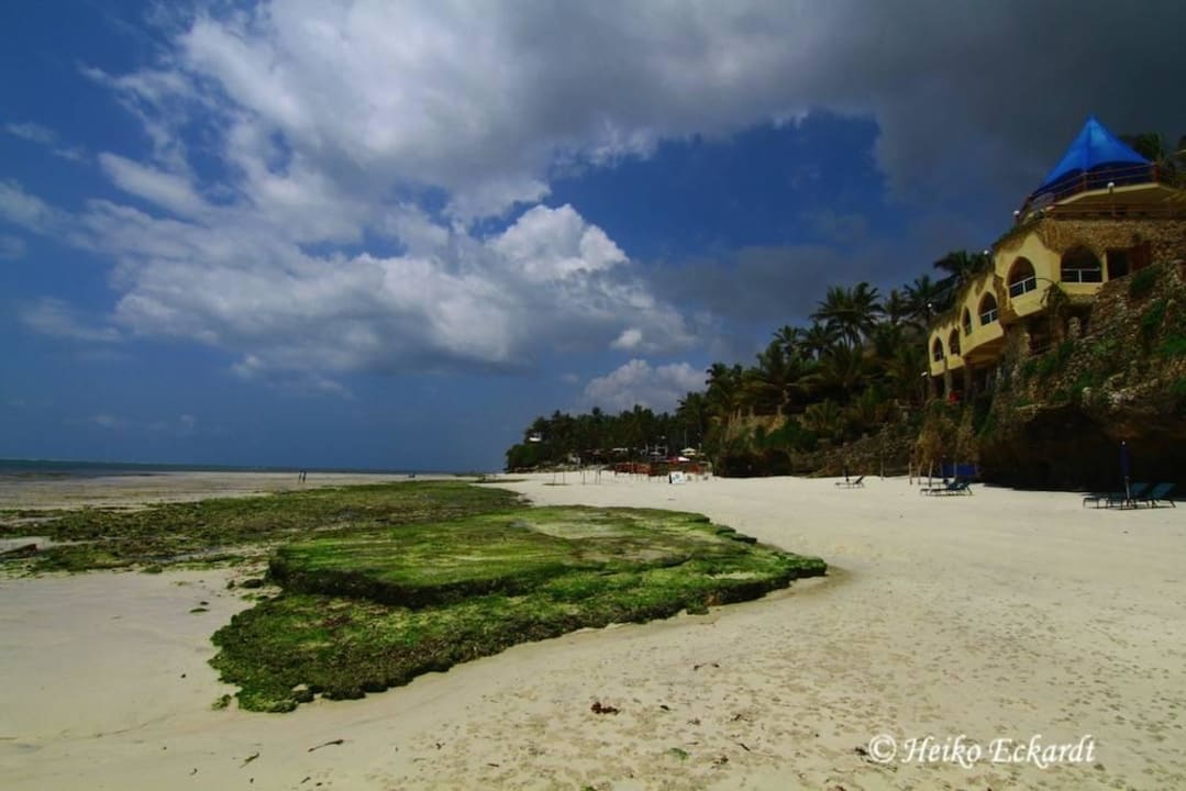 "Bahari Beach Hotel" Bahari Beach Hotel (Mombasa) • HolidayCheck ...