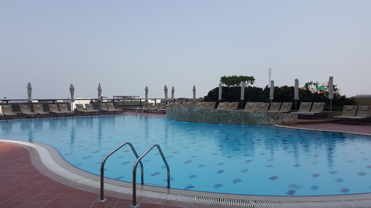 "Pool" Amwaj Rotana Jumeirah Beach Residence (Dubai) • HolidayCheck ...