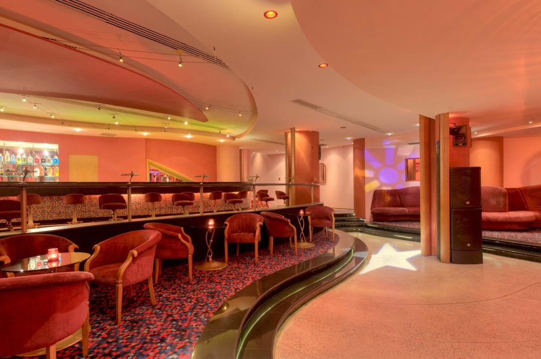 "Duke's Club" Marina Hotel at the Corinthia Beach Resort (St Julian's ...