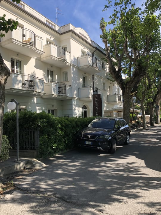 "Außenansicht" Hotel Accademia (Rimini) • HolidayCheck (Emilia-Romagna ...