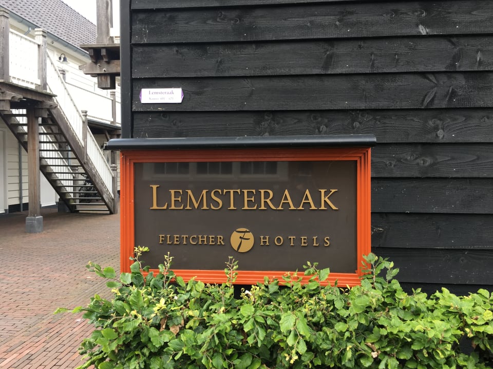 "Außenansicht" Fletcher Hotel-Restaurant Nautisch Kwartier (Huizen ...
