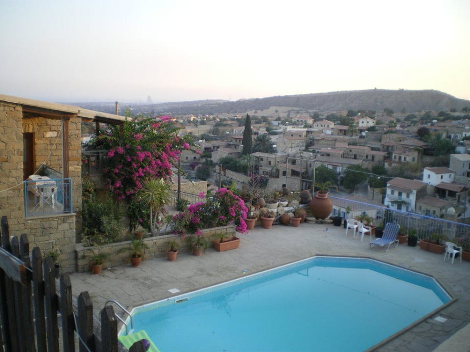 "Blick über den Pool auf d..." Cyprus Villages Kalavasos & Tochni ...