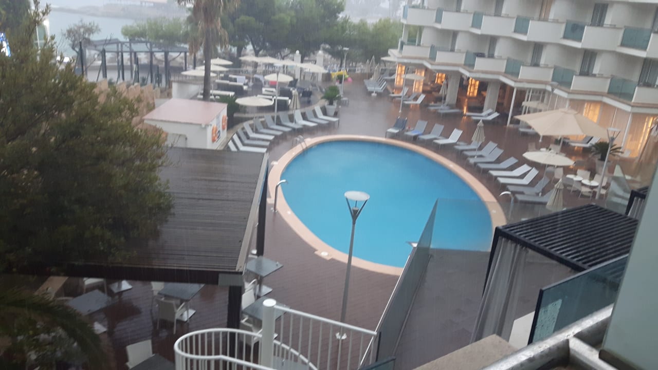 "Pool" Boutique Hotel H10 Blue Mar (Camp de Mar) • HolidayCheck ...