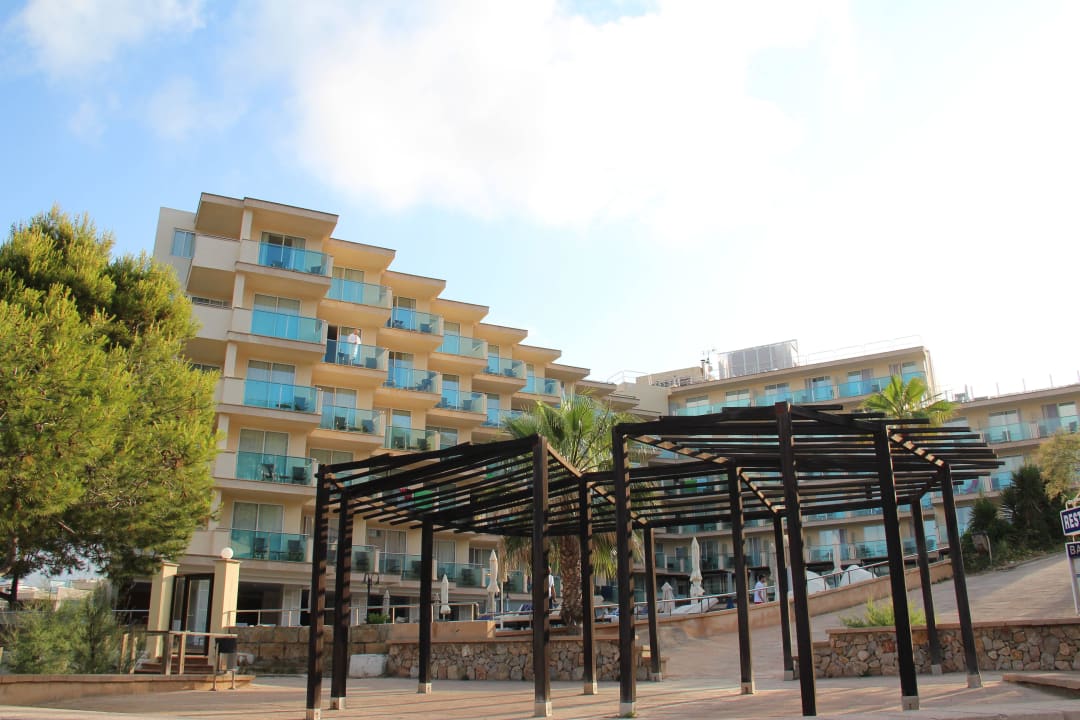 "Blick vom Strand aufs Hot..." Boutique Hotel H10 Blue Mar (Camp de Mar ...