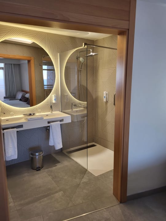 "Schöne Regendusche, aber ..." Gloria Palace Amadores Thalasso & Hotel ...