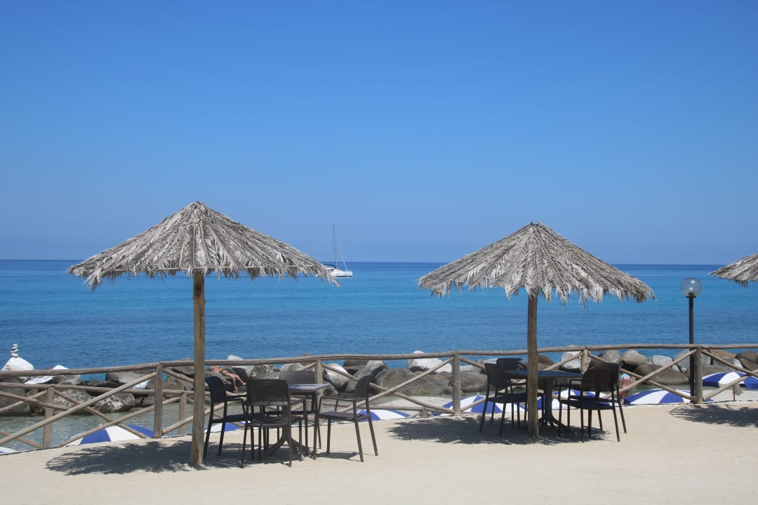 "Strandbar, ideal gelegen" Hotel Club Torre Marino (Ricadi ...
