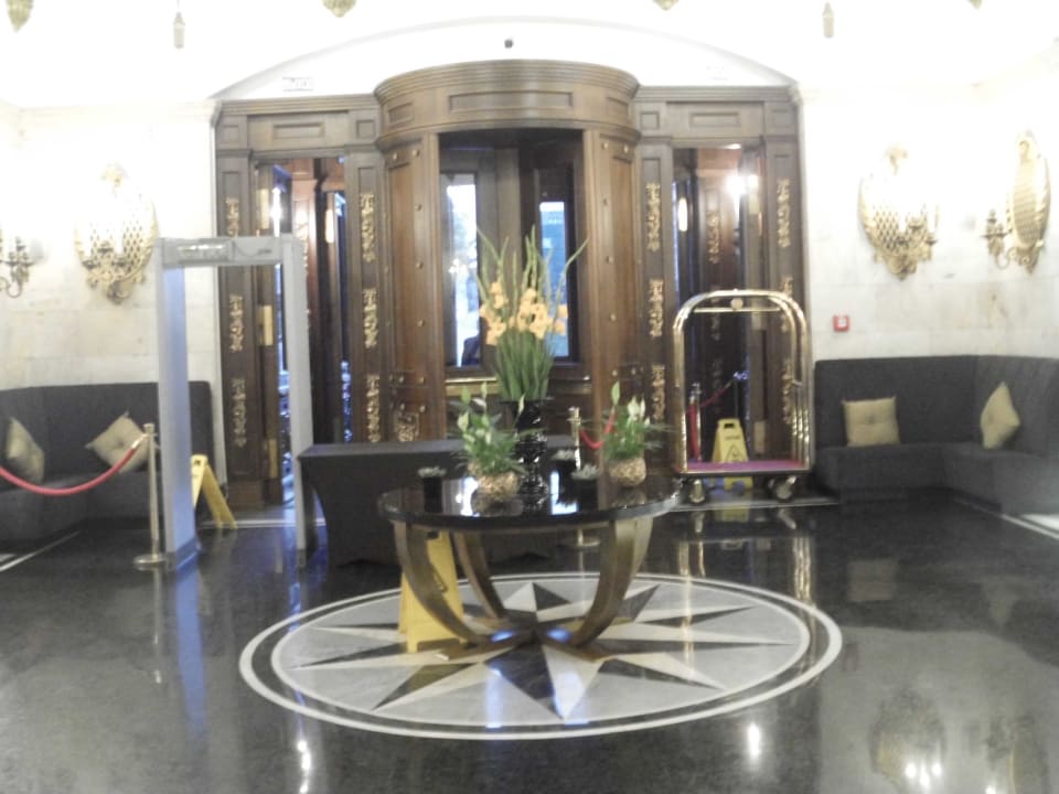 "Lobby" Hilton Moscow Leningradskaya (Moskau) • HolidayCheck ...