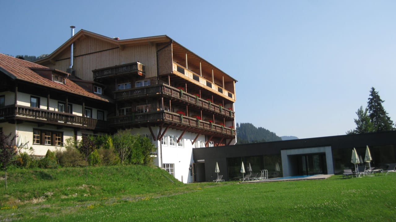 "Außenansicht" Hotel Rehbach Ruhehotel & Naturresort (Schattwald ...