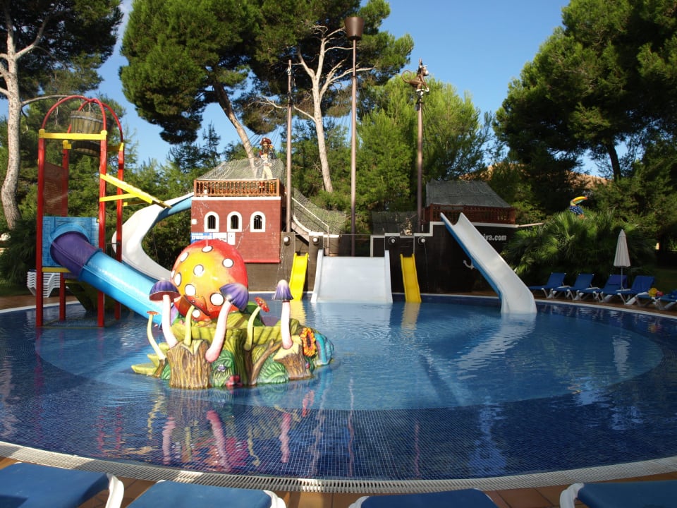 "Kinderpool mit Rutschen u..." Zafiro Mallorca (Can Picafort ...
