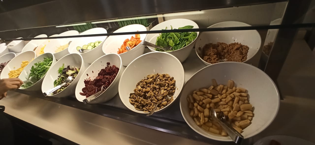 "Salatbar" BG Tonga Tower Design Hotel & Suites (Can Picafort ...