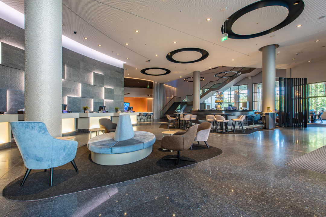 "Lobby" Radisson Blu Hotel Rostock (Rostock) • HolidayCheck ...