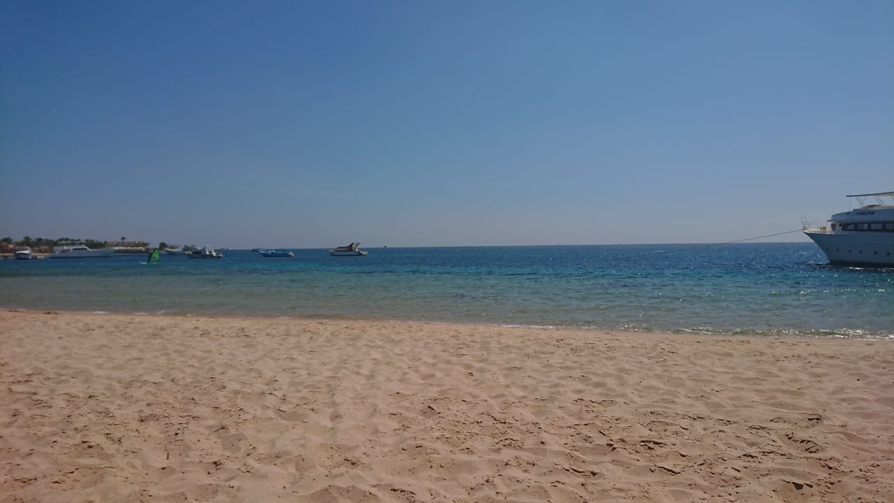 "Strand" Lotus Bay Beach Resort (Abu Soma) • HolidayCheck (Hurghada ...