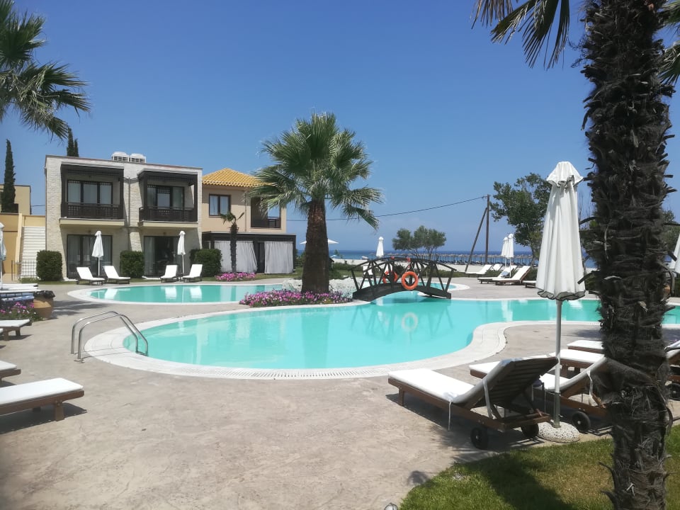 "Sharing Pools" Mediterranean Village Hotel & Spa (Paralia ...