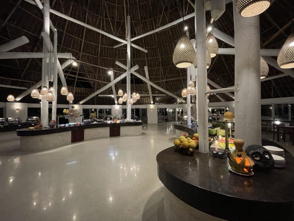"Diani Restaurant" Diamonds Leisure Beach & Golf Resort (Diani Beach ...
