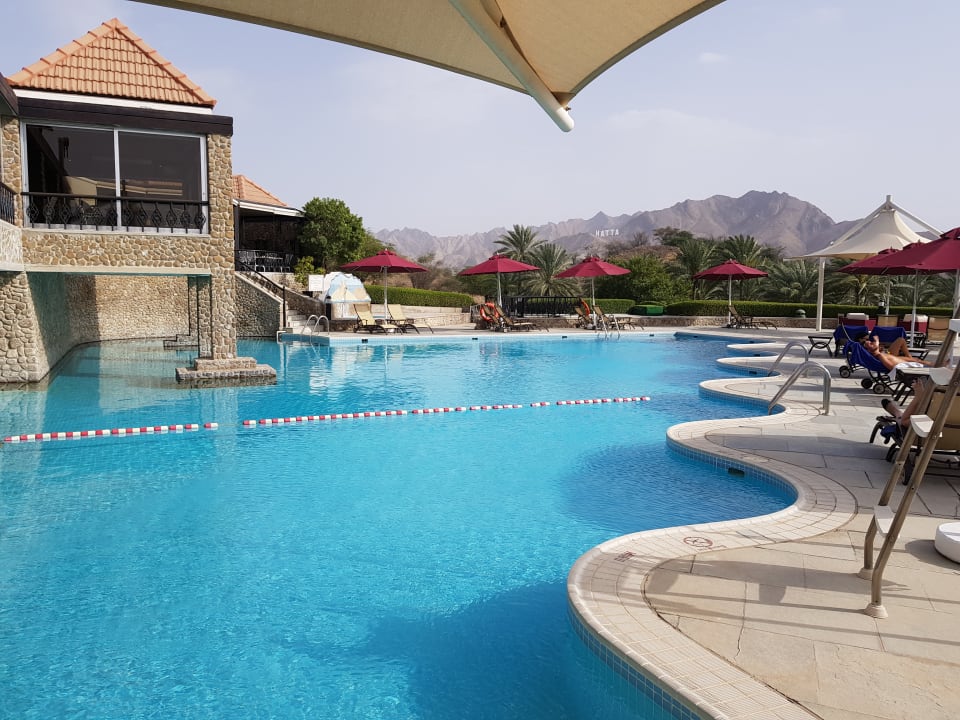 "Pool" JA Hatta Fort Hotel (Hatta) • HolidayCheck (Dubai | Vereinigte ...