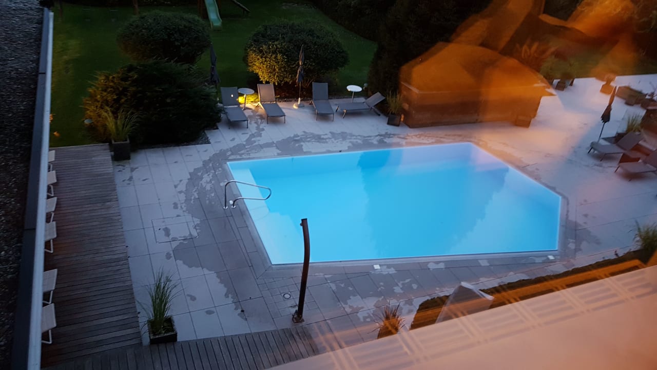 "Pool" Hotel Gerl (Wals) • HolidayCheck (Salzburger Land | Österreich)