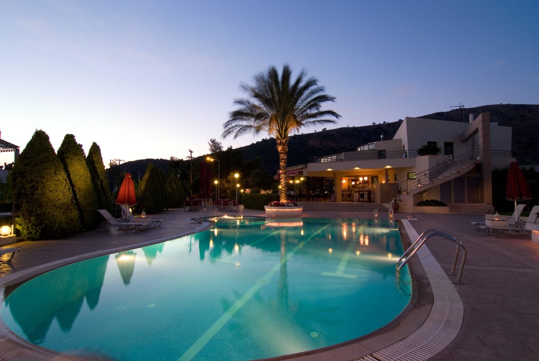 "POOL BY NIGHT" Hotel Verde Al Mare (Metochi) • HolidayCheck ...