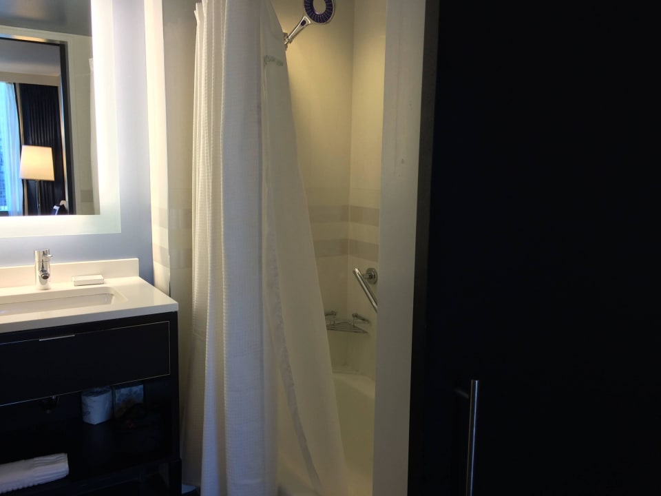 "Bathroom" Residence Inn by Marriott New York Manhattan/Central Park ...