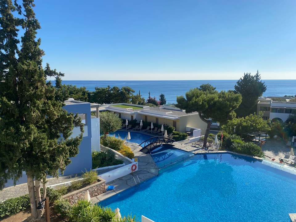 "Blick von der Dachterasse..." alltoura Club Hotel Porto Angeli Beach ...