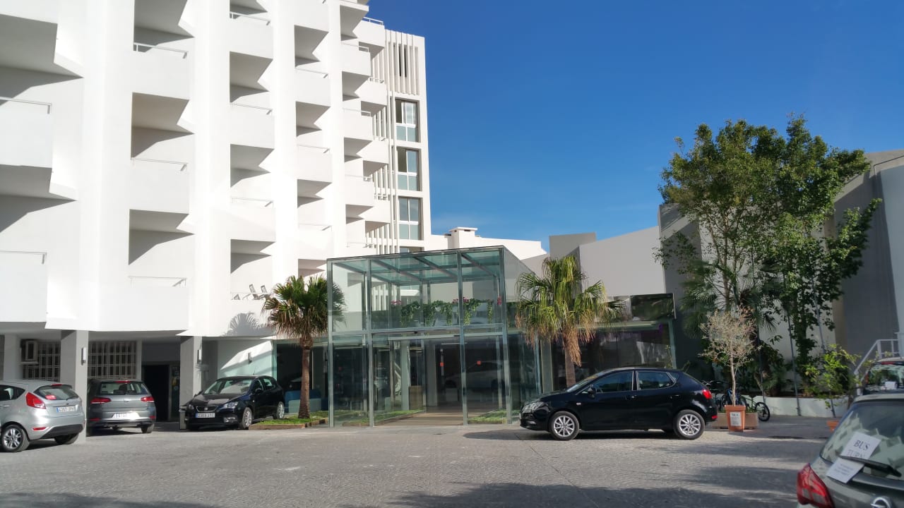 "Eingang " Sandos El Greco Beach Hotel 16+ (Portinatx) • HolidayCheck ...