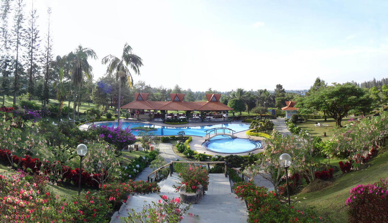 "Ausblick vom Zimmer" Hotel Sinabung Resort (Berastagi) • HolidayCheck ...