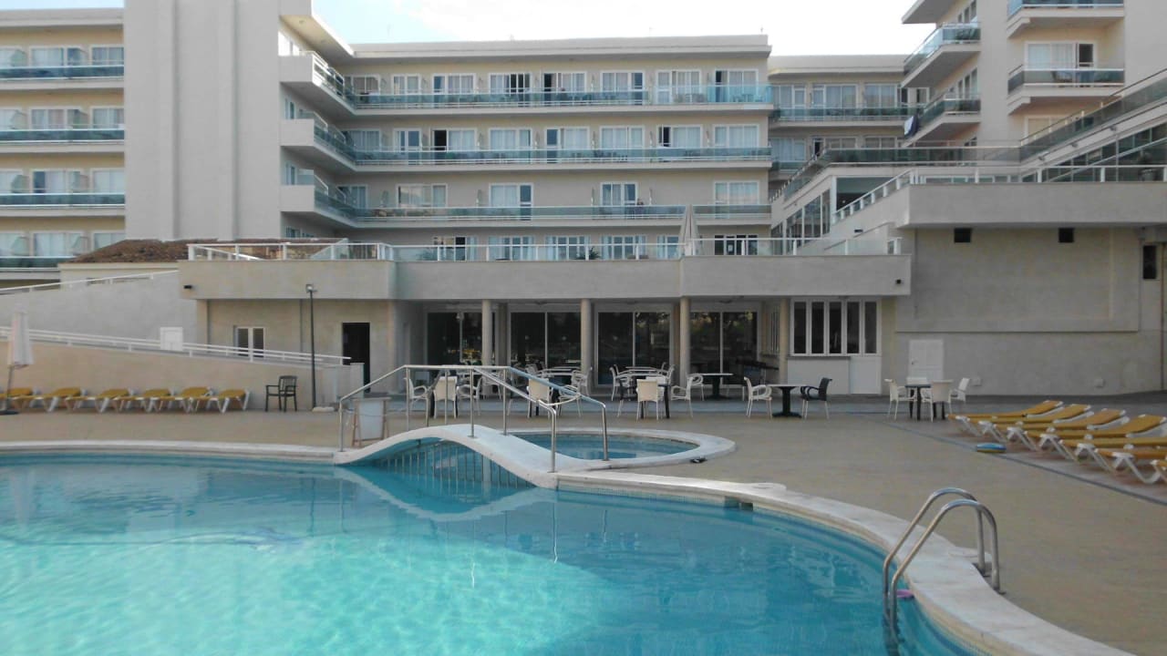 "Pool unten" BJ Playamar Hotel & Apartamentos (S'Illot / L'Illot ...