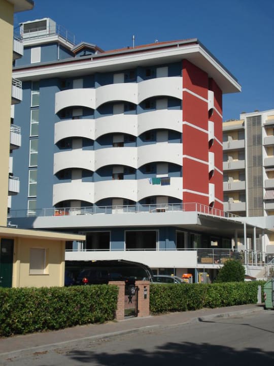 "Foto von vorne/seitlich; ..." Hotel Ambassador (Caorle) • HolidayCheck ...