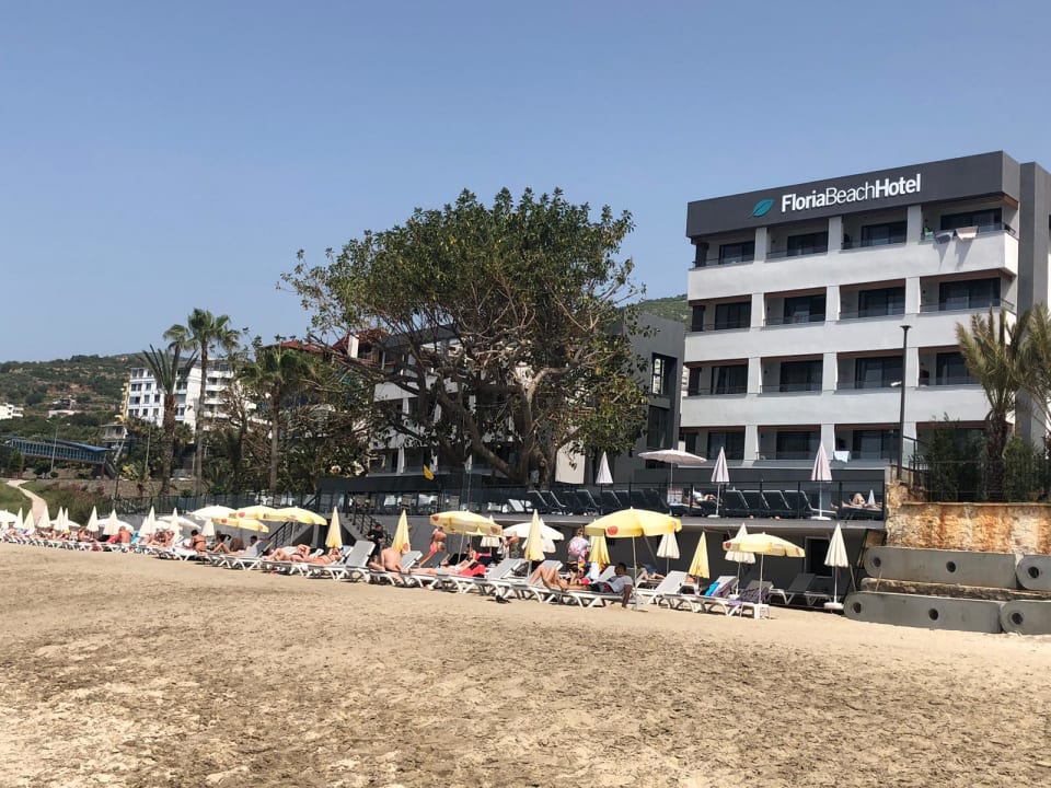 "Blick vom Strand aufs Flo..." Floria Beach Hotel (Alanya ...