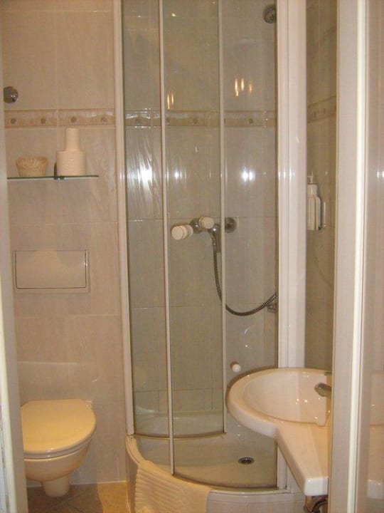 "Mini-Dusche im Mini-Bad" Augusta (Berlin-Charlottenburg-Wilmersdorf ...