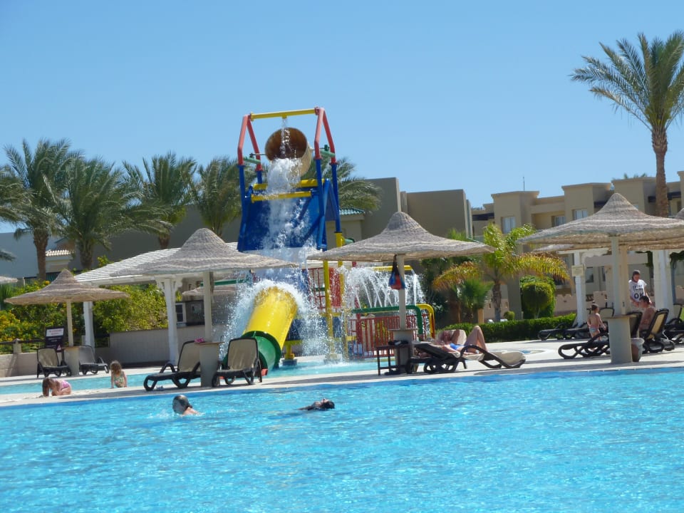 "Wasserspiele am Pool" Coral Sea Holiday Village (Nabq Bay ...