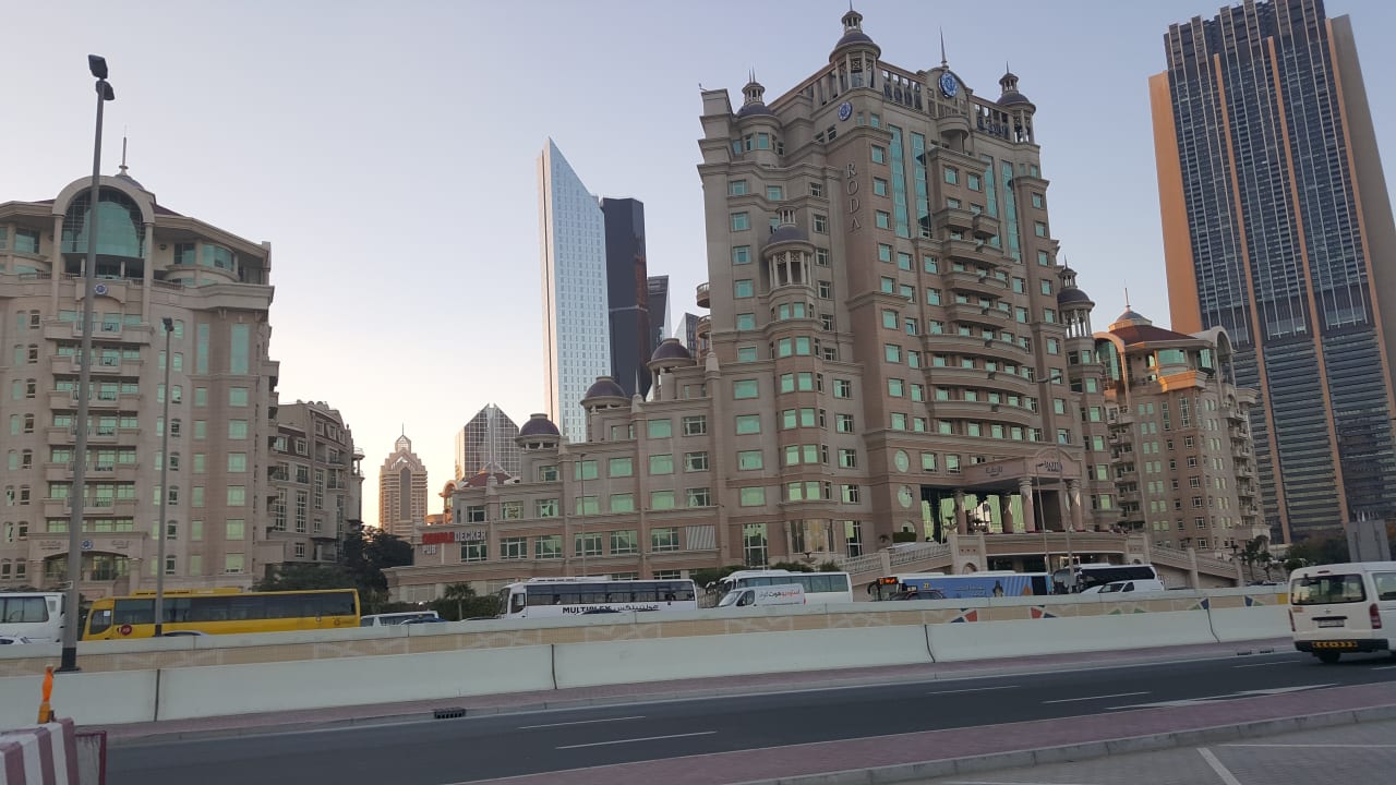 "In mitten der City " Swissôtel Al Murooj Dubai (Dubai) • HolidayCheck ...