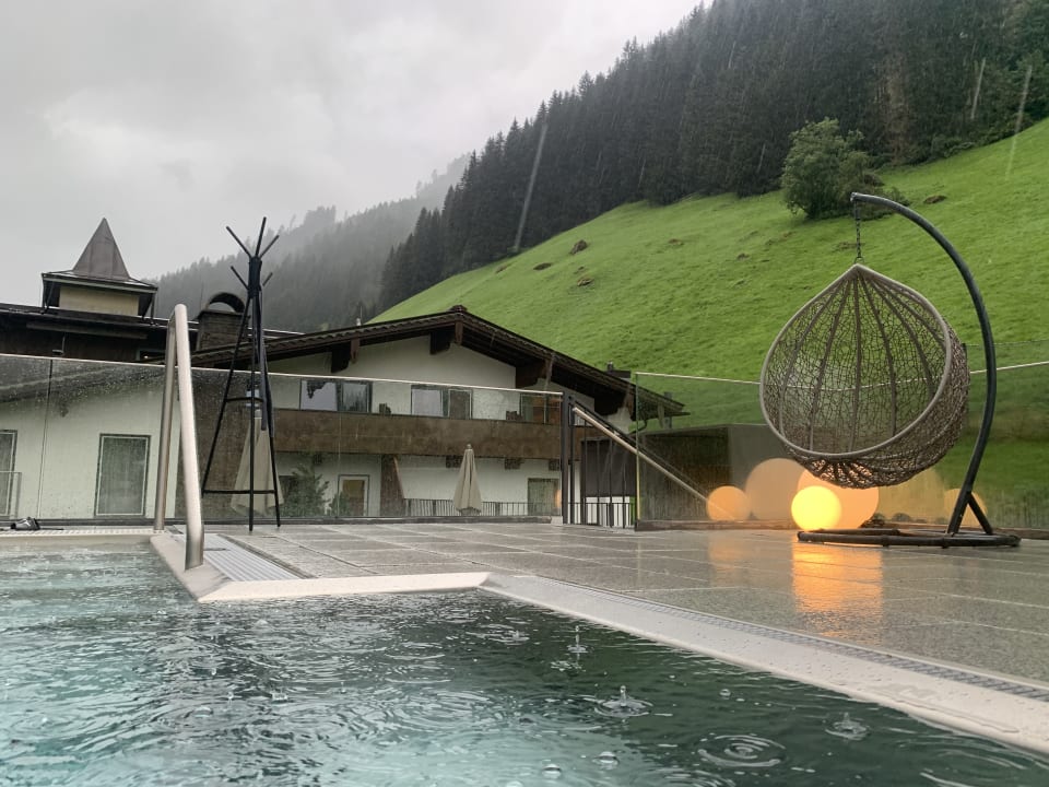 "Pool" Aktiv- & Wellnesshotel Bergfried (Tux/Zillertal) • HolidayCheck ...