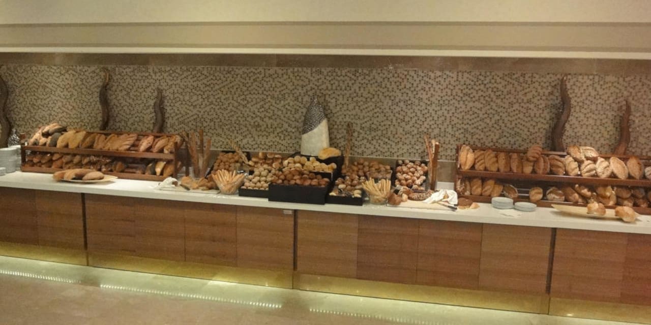 "10 Meter Brot-Buffet, was..." Royal Holiday Palace (Lara ...