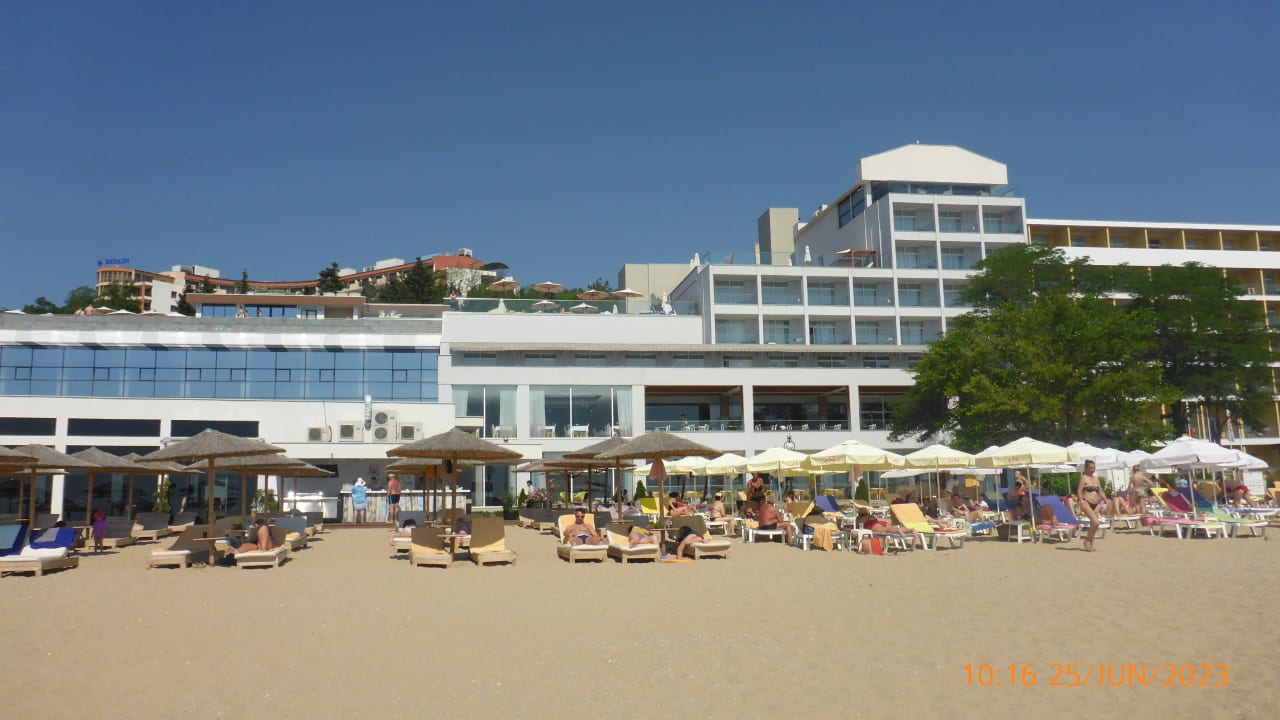 "Die Sky Bar auf dem Gebäu..." GRIFID Encanto Beach (Goldstrand ...
