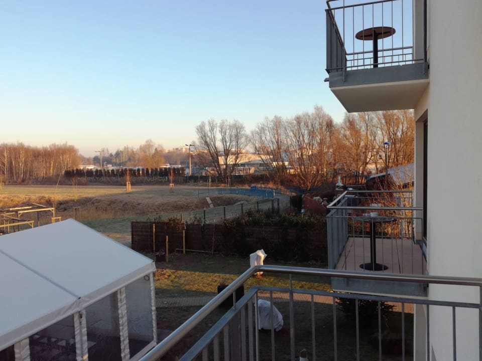 "Ausblick vom Zimmerbalkon" Hotel Warnow (Rostock) • HolidayCheck ...