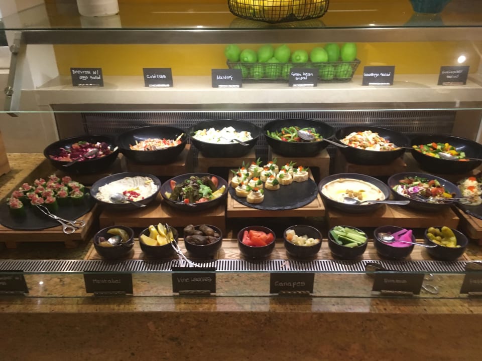 "Buffet" Jumeira Rotana Hotel (Dubai) • HolidayCheck (Dubai ...