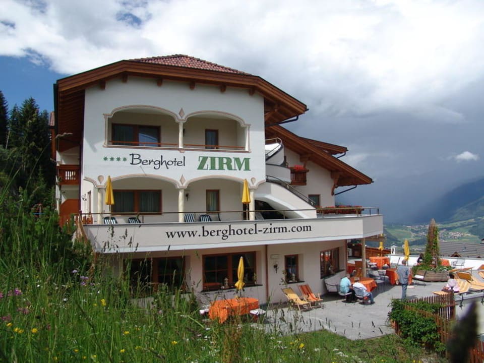 "Berghotel Zirm" Berghotel Zirm (Valdaora / Olang) • HolidayCheck ...