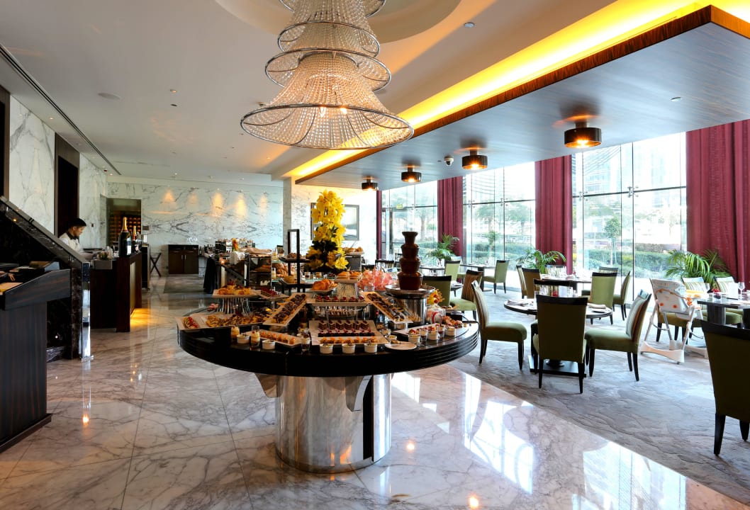 "Cavendish Restaurant & Te..." Hotel Bonnington Jumeirah Lakes Towers ...