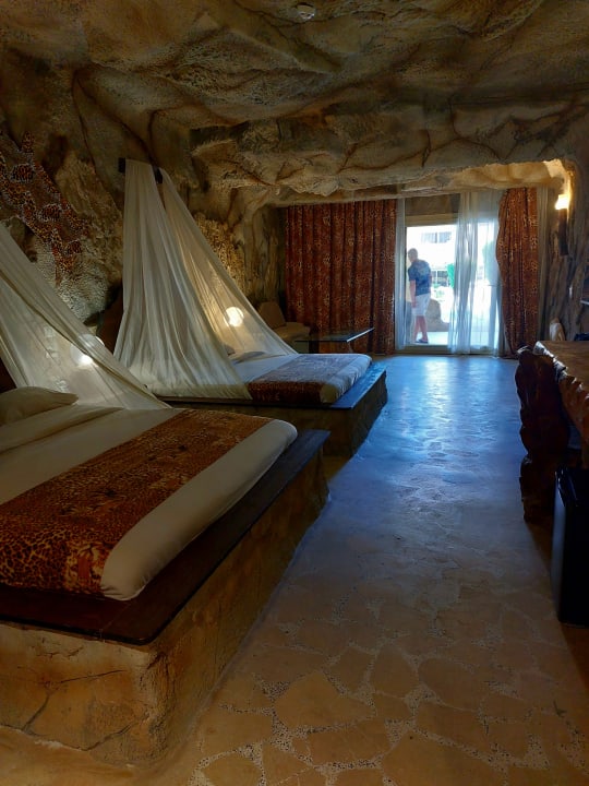 "Swim up Pool Zimmer" Hotel Caves Beach Resort (Adults Only) (Hurghada ...