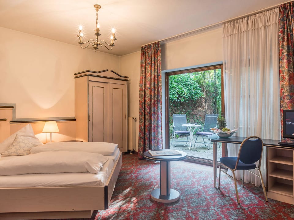 "Komfort Doppelzimmer" Hotel Am Schloßpark (Ismaning) • HolidayCheck ...