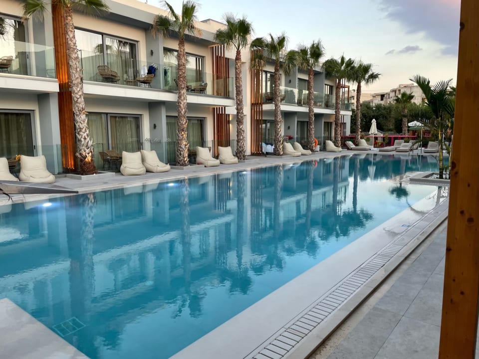 "Pool" Hotel Magda CLUB (Kato Gouves) • HolidayCheck (Kreta | Griechenland)