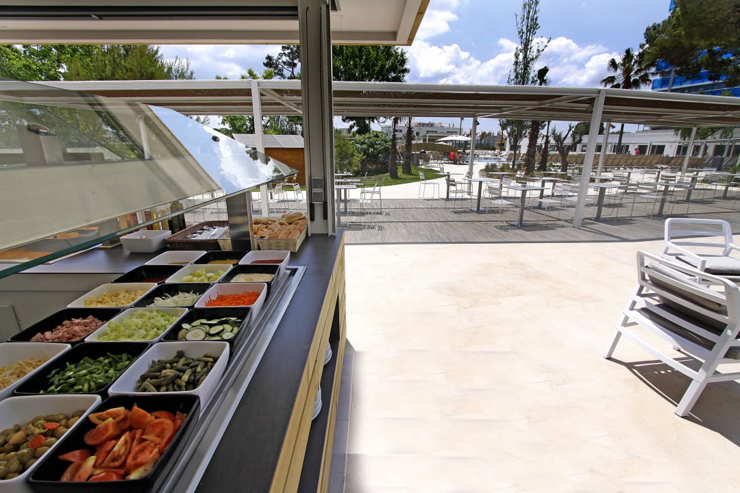 "Snack Bar" BG Tonga Tower Design Hotel & Suites (Can Picafort ...