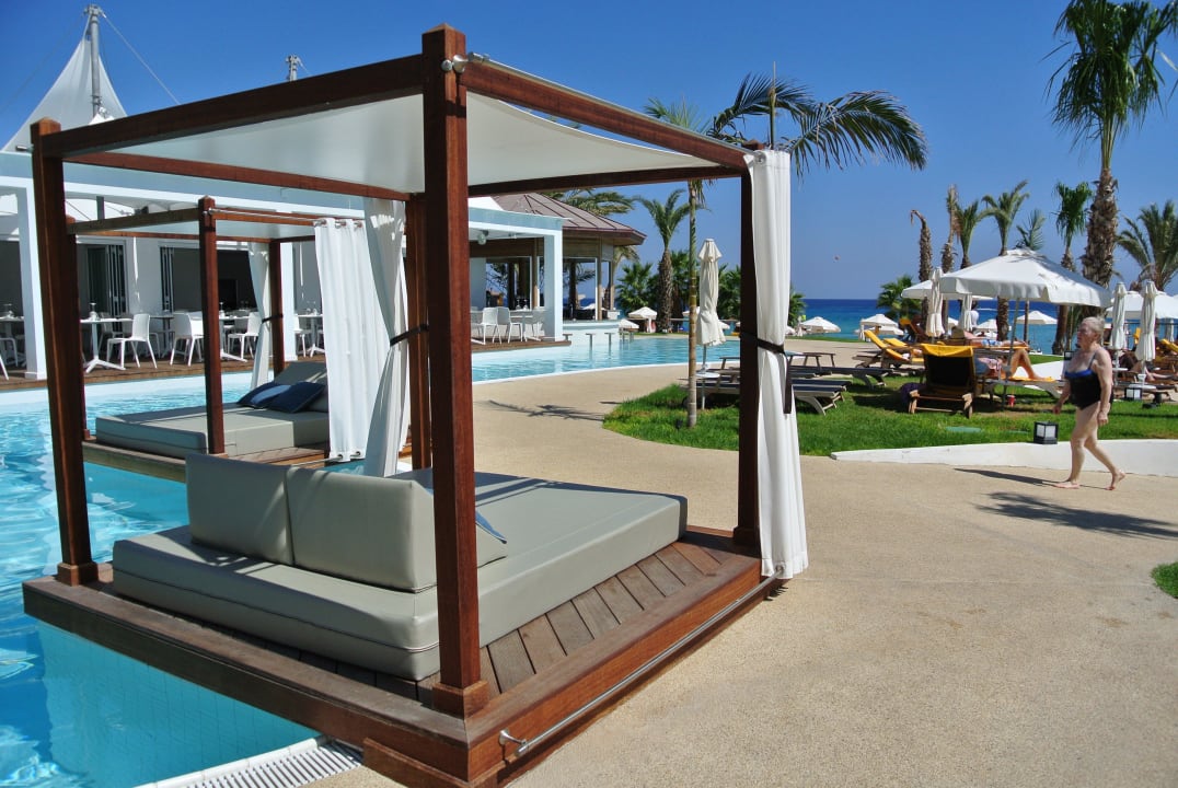 "Reservierte Liege für die..." Sunrise Pearl Hotel & Spa (Protaras ...