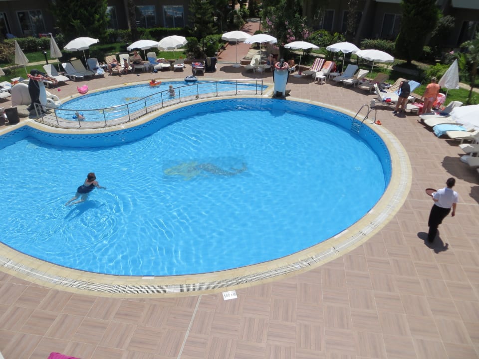 "Uitzicht op het zwembad v..." Club Mermaid Village (Avsallar ...
