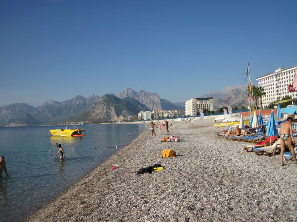 "Der Strand mit Taurus Geb..." Sealife Family Resort Hotel (Konyaalti ...