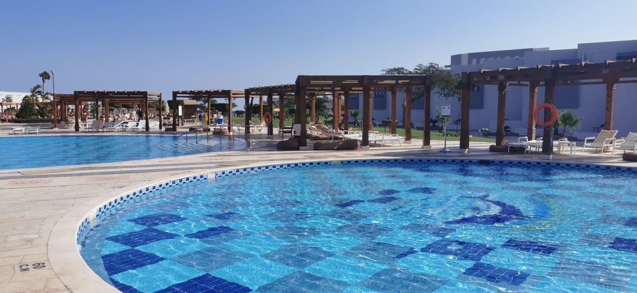 "Rund um den Pool" SUNRISE Crystal Bay - TUI BLUE (Hurghada ...