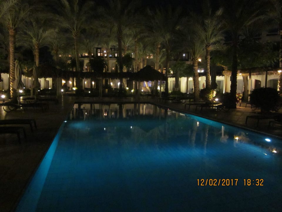 "Pool bei Nacht" Jaz Fanara Resort & Residence (Hadabat Umm es-Sid ...