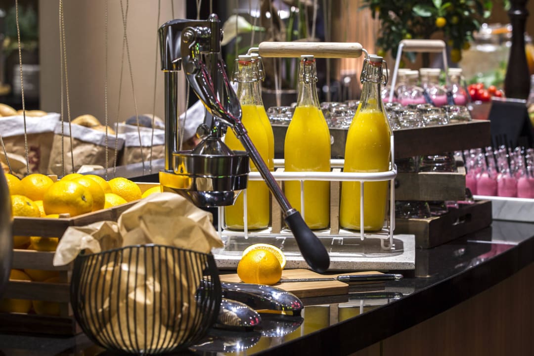 "SUper BReakfast Buffet" Radisson Blu Hotel Hamburg Airport (Hamburg ...