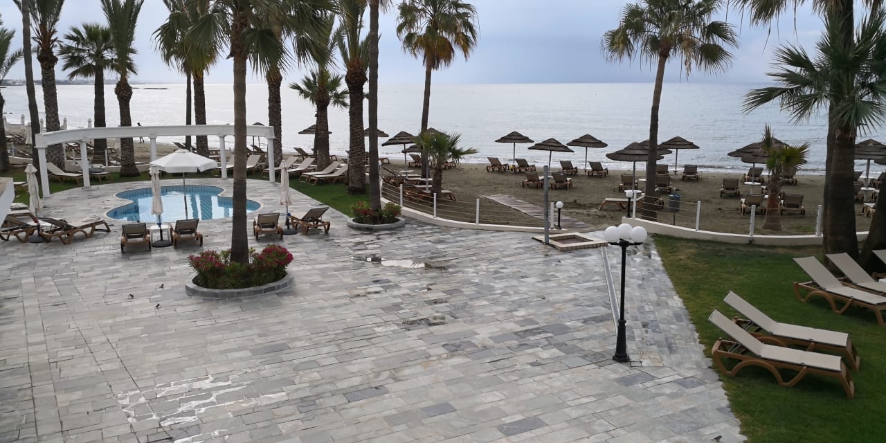 "Pool" The Golden Bay Beach Hotel (Pyla) • HolidayCheck (Südzypern ...