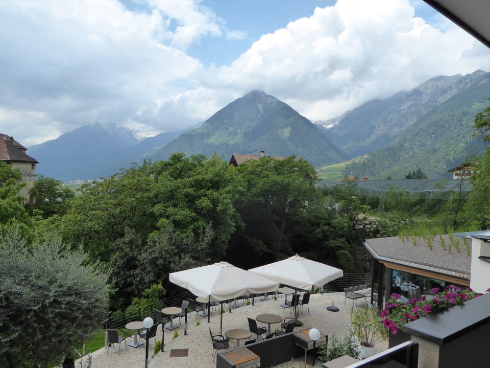 "Ausblick" Baumgartner's Blumenhotel (Scena / Schenna) • HolidayCheck ...